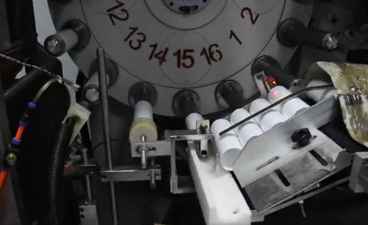 Silkscreen Printing VS Offset Printing - Aluminum Bottles